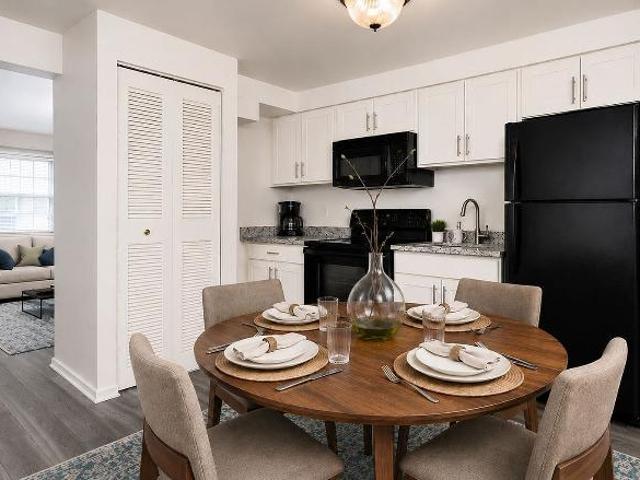2 Br, 1 bath, Apartment 2 Driftwood Court