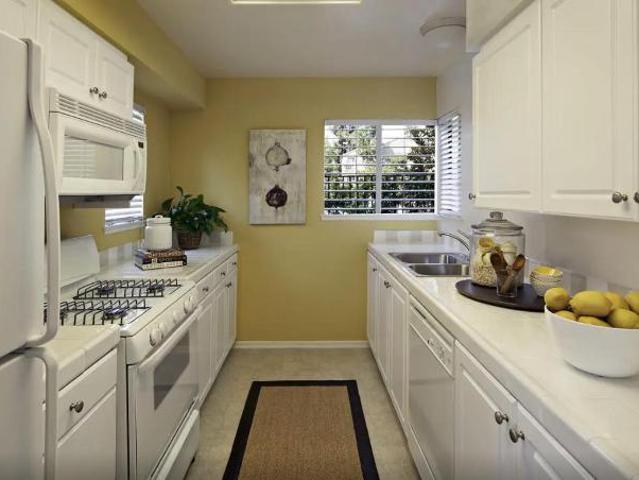 2 Br, 1 bath, Apartment 2 Flagstone