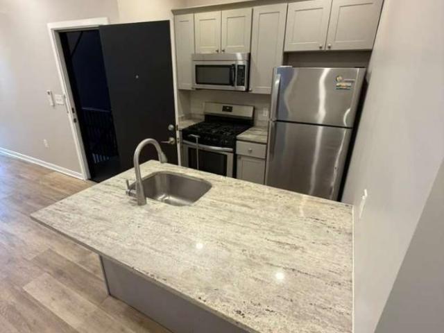 2 Br, 1 bath, Apartment 304 Ege Avenue