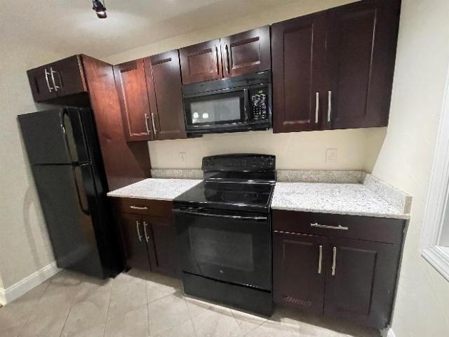 2 Br, 1 bath, Apartment 304 3rd St