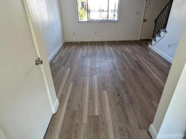 2 Br, 1 bath, Apartment 305 Walden Ave