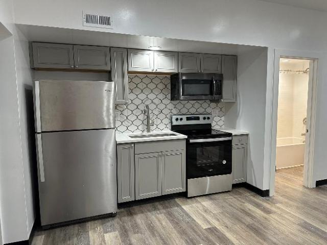 2 Br, 1 bath, Apartment 309 W Main Street