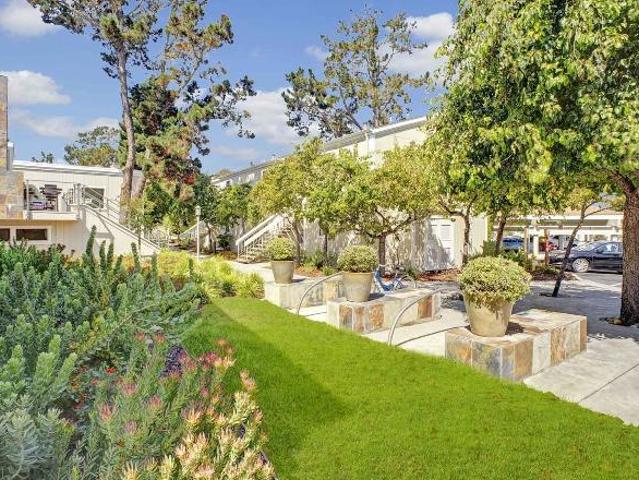 2 Br, 1 bath, Apartment 300 Glenwood Circle