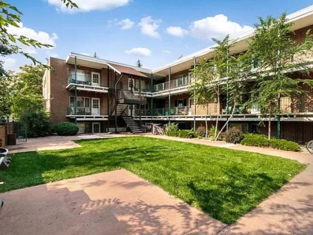 2 Br, 1 bath, Apartment 301 Peterson St
