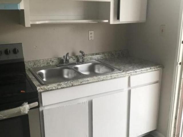 2 Br, 1 bath, Apartment 3021 Cusseta Road