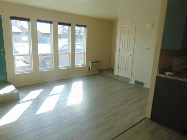 2 Br, 1 bath, Apartment 3024 Sumac St