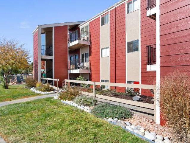 2 Br, 1 bath, Apartment 3100 West Floyd Avenue
