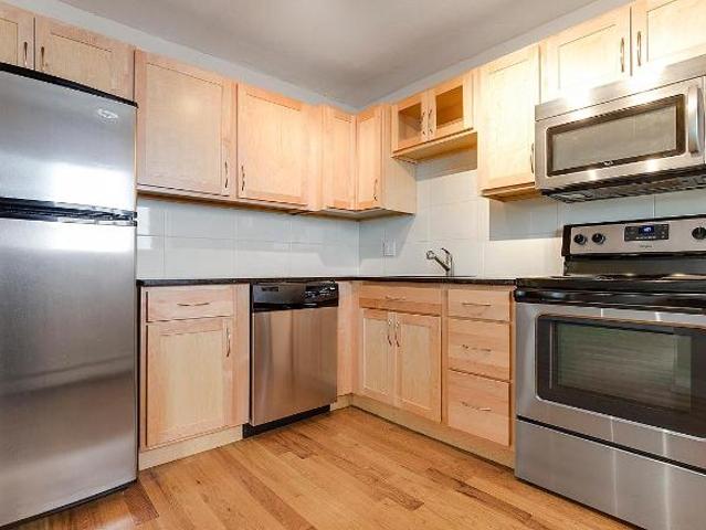 2 Br, 1 bath, Apartment 3111 Vallejo Street