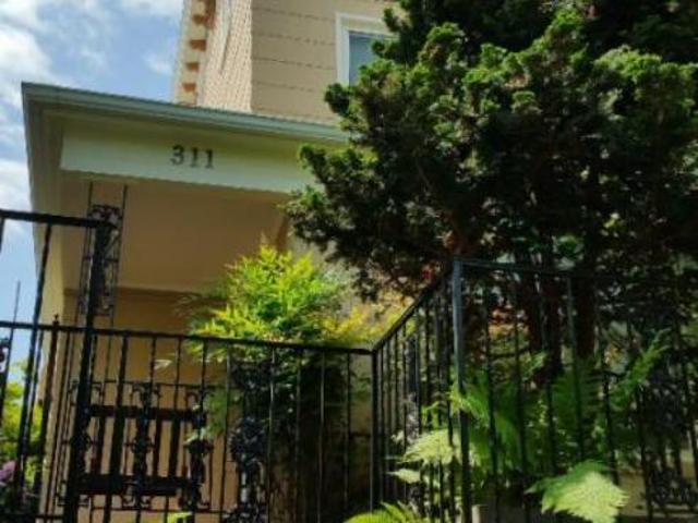 2 Br, 1 bath, Apartment 311 A St Ne