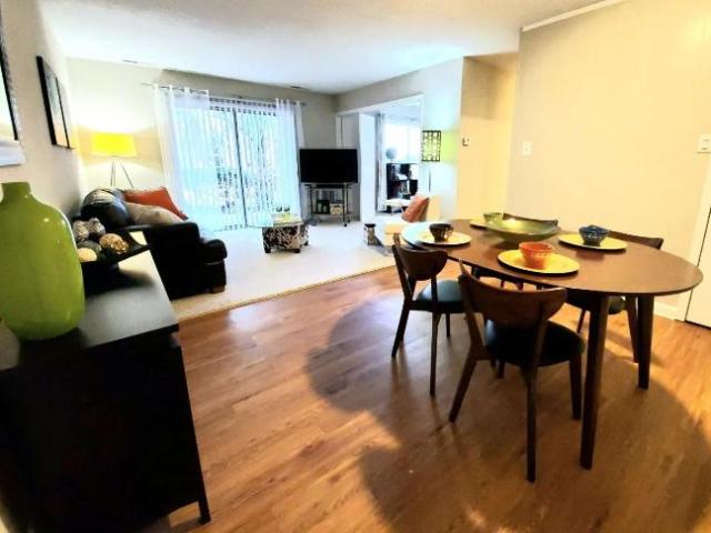 2 Br, 1 bath, Apartment 311 Royal Palm Blvd