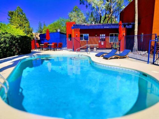 2 Br, 1 bath, Apartment 3135 N Mountain Ave