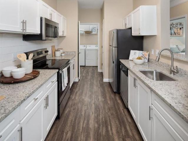 2 Br, 1 bath, Apartment 325 Marymeade Dr
