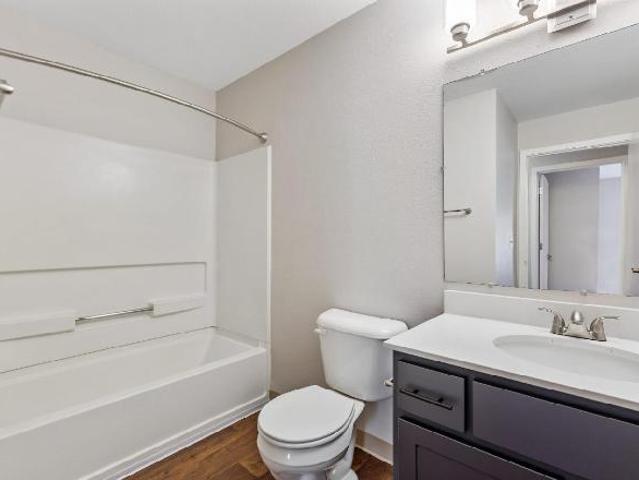 2 Br, 1 bath, Apartment 3210 SW 185th Ave