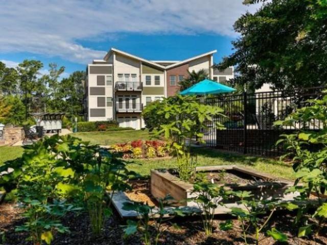 2 Br, 1 bath, Apartment 3214 Central Ave