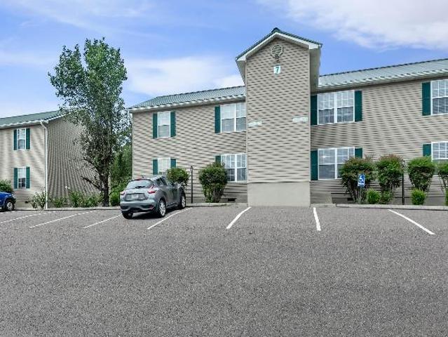 2 Br, 1 bath, Apartment 335 Chapman Road