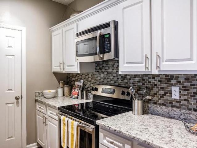 2 Br, 1 bath, Apartment 3385 Atlanta Rd SE