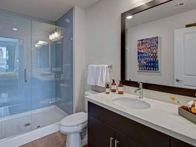 2 Br, 1 bath, Apartment 330 E Roosevelt St