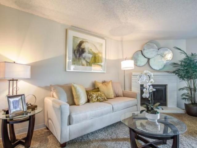 2 Br, 1 bath, Apartment 3310 Knoll Lane