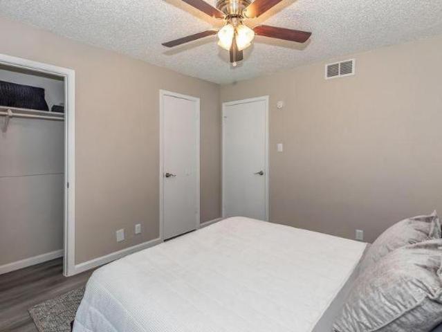 2 Br, 1 bath, Apartment 3311 SW H K Dodgen Loop
