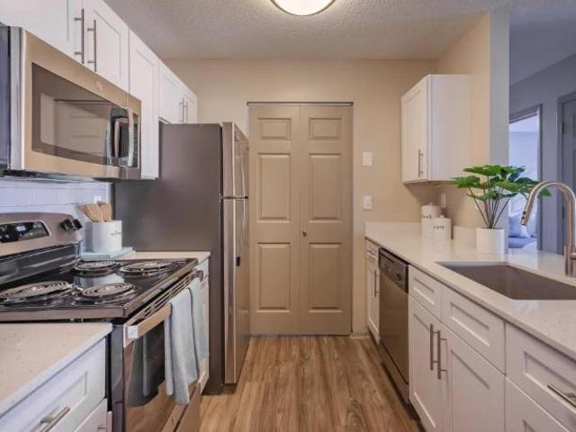 2 Br, 1 bath, Apartment 331 Harbor Pointe Dr