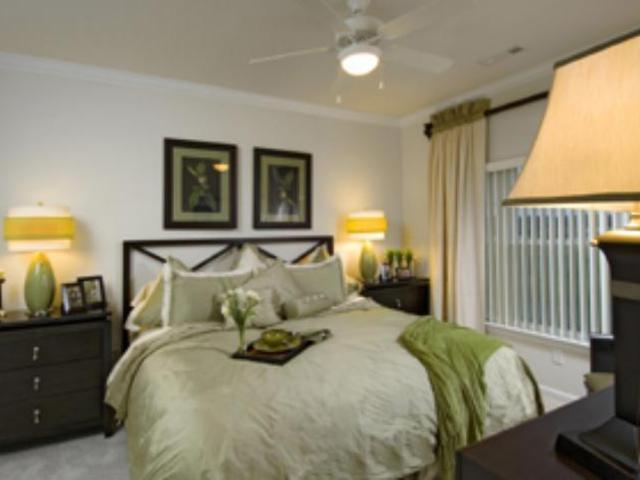2 Br, 1 bath, Apartment 333 Ricciuti Drive