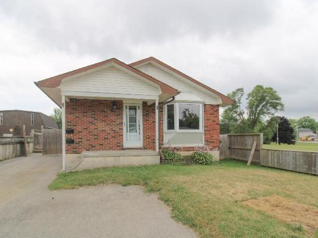 2 Br, 1 bath, Apartment 333 Spencley&apos s Lane