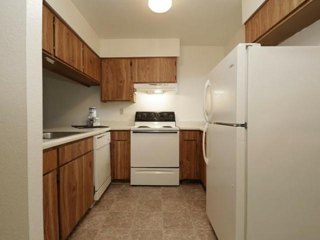 2 Br, 1 bath, Apartment 333 W Roger Road