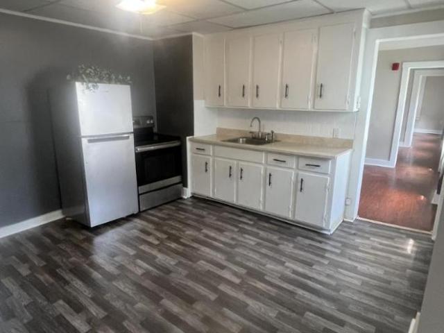 2 Br, 1 bath, Apartment 347 Main Street