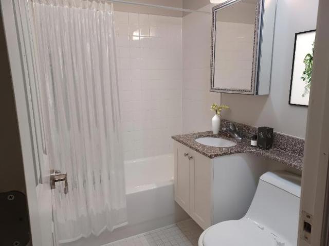 2 Br, 1 bath, Apartment 3401 Oxford Valley Road