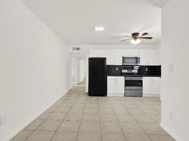 2 Br, 1 bath, Apartment 340 Madeira Ave