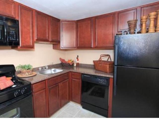 2 Br, 1 bath, Apartment 3595 Post Road