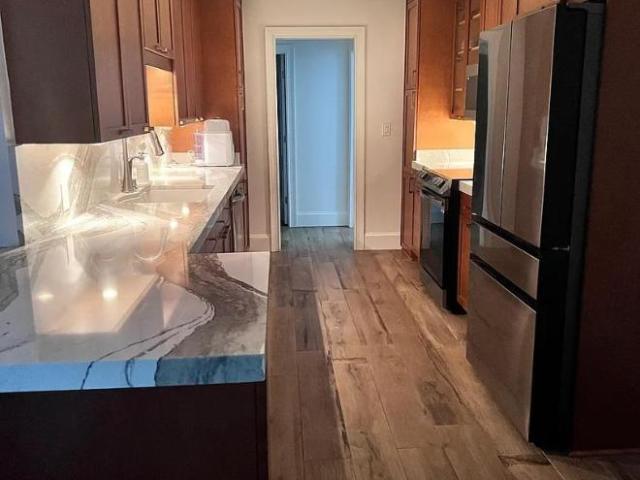 2 Br, 1 bath, Apartment 3530 Piedmont Rd NE