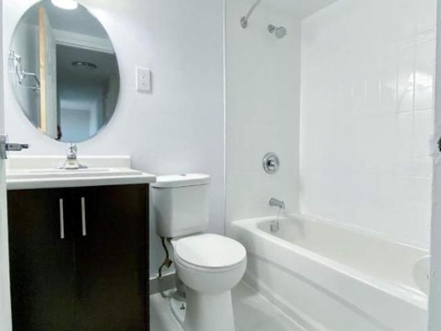 2 Br, 1 bath, Apartment 35 Brock Street