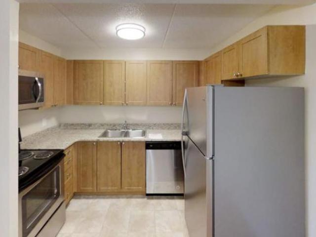 2 Br, 1 bath, Apartment 364 Waterloo Ave