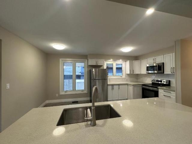 2 Br, 1 bath, Apartment 368 Fairlawn Street
