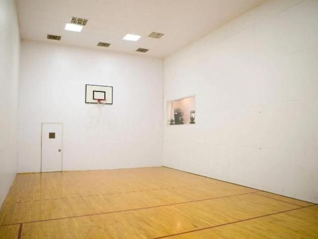 2 Br, 1 bath, Apartment 3601 San Jose Ave