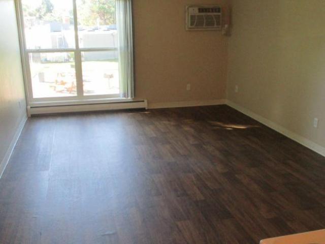 2 Br, 1 bath, Apartment 360 North Murray Boulevard