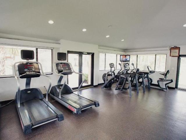 2 Br, 1 bath, Apartment 361 NE 191 Street