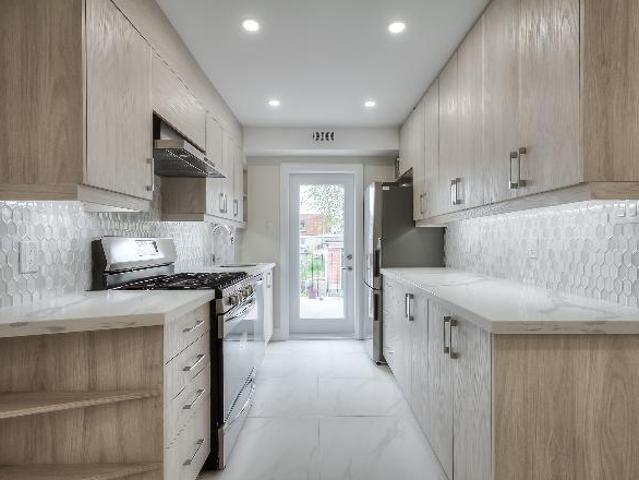 2 Br, 1 bath, Apartment 36 Yore Road Main
