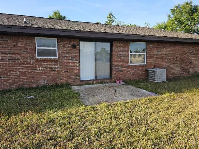 2 Br, 1 bath, Apartment 3734 R Transmitter Road