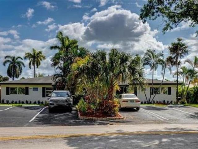 2 Br, 1 bath, Apartment 3860 NE 23rd Ave