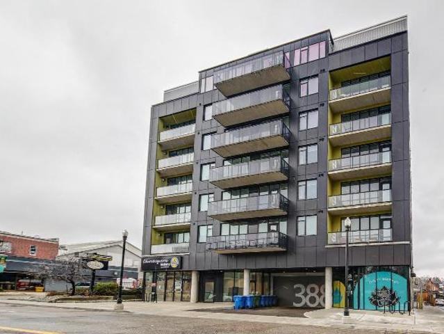 2 Br, 1 bath, Apartment 388 King Street East