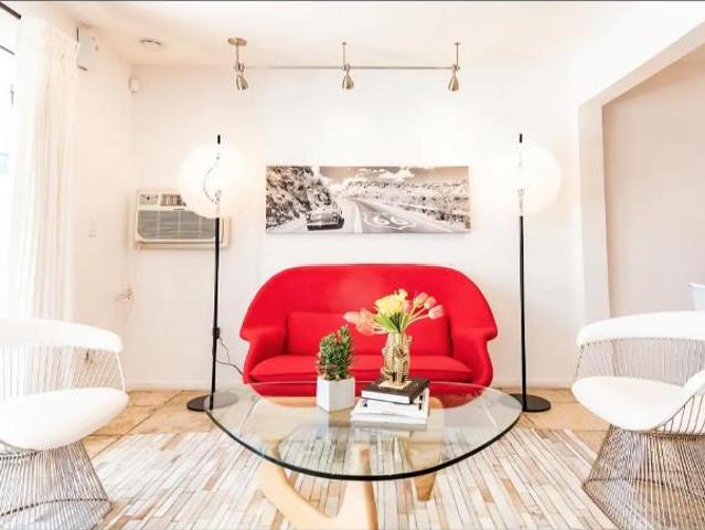 2 Br, 1 bath, Apartment 3801 Marquette Pl