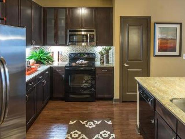 2 Br, 1 bath, Apartment 3825 Mapleshade Ln