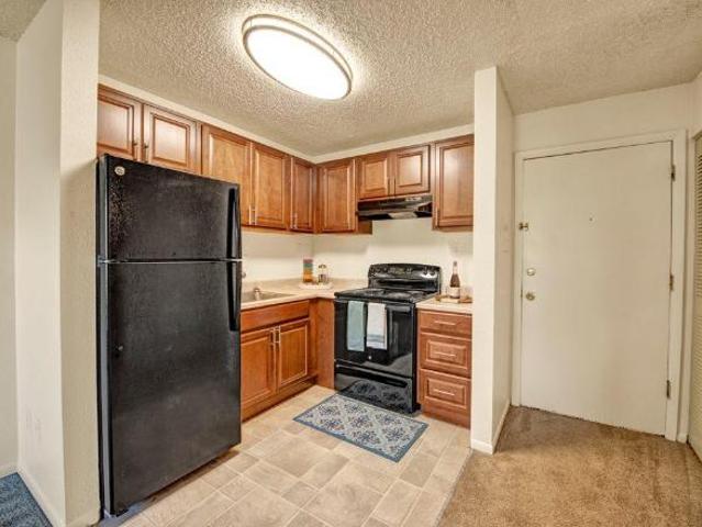 2 Br, 1 bath, Apartment 3940 Harmony Drive