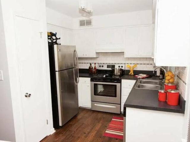 2 Br, 1 bath, Apartment 3926 Marcom St