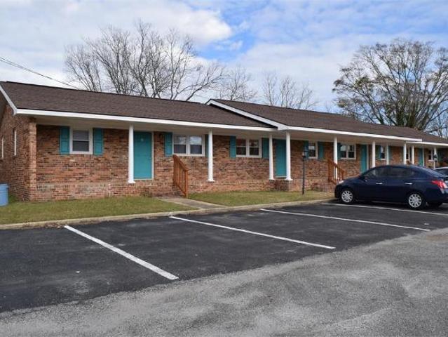 2 Br, 1 bath, Apartment 404 N Houston Rd