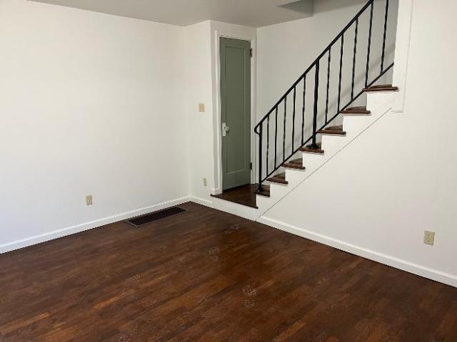 2 Br, 1 bath, Apartment 408 N Main Street