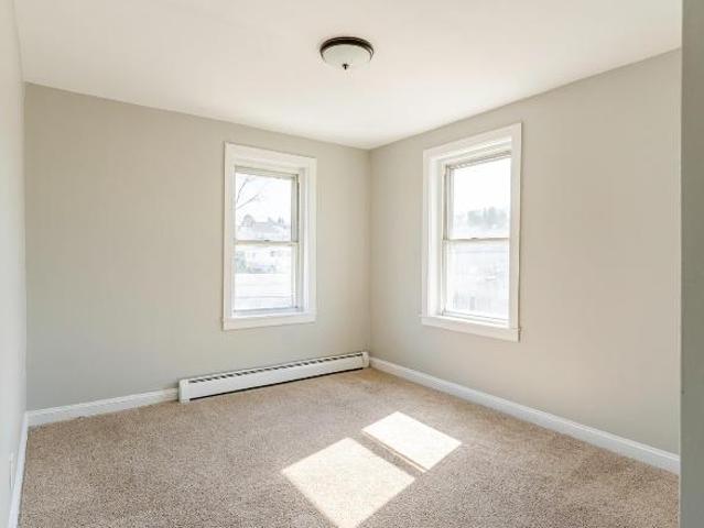 2 Br, 1 bath, Apartment 408 Grove Street