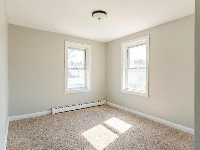 2 Br, 1 bath, Apartment 408 Grove Street